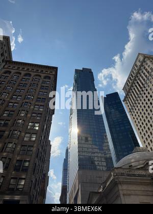 The Sun and Sky Reflecting off a Skyscraper Stock Photo - Alamy