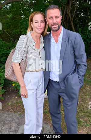 ausgsteckt is Heuriger with Mikl-Leitner at Heuriger Breitenecker in ...