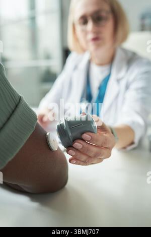 Woman with diabetes visiting doctor in clinic Stock Photo - Alamy