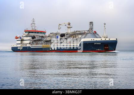 The LNG bunkering tanker Optimus, operated by Elenger Stock Photo - Alamy