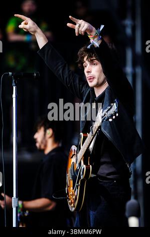 Elijah Hewson von Inhaler live auf dem Glastonbury Festival 2025 auf ...