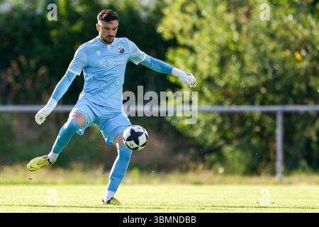 Arthur Lyska (Torwart, SVS, 1), am Ball, Freisteller, Ganzkörper ...