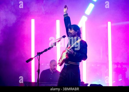 Simon Neil von Biffy Clyro live auf dem Glastonbury Festival 2025 auf ...