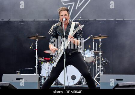 Adam Grahn von Royal Republic live auf dem Summerside Festival 2025 ...
