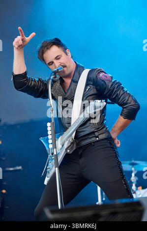 Adam Grahn von Royal Republic live auf dem Summerside Festival 2025 ...