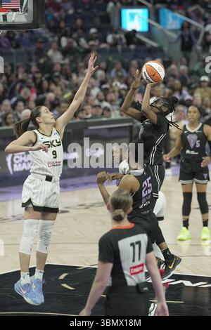 Chicago Sky guard Rebecca Allen (9) shoots a 3 pointer during the WNBA ...