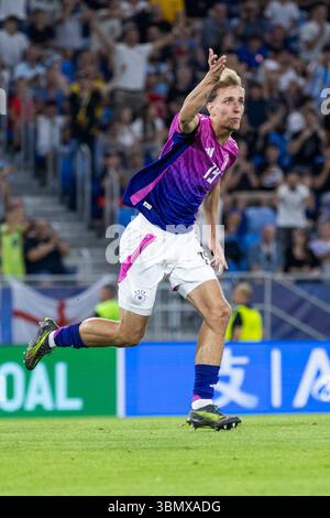 Nelson Weiper jubelt nach seinem Tor zum 3:1 über Rosenburg Trondheim ...