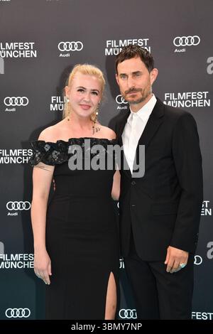 Dascha Dauenhauer und Clemens Schick / Opening Night 42. Filmfest 2025 / Eröffnung g / Gaststeig ...