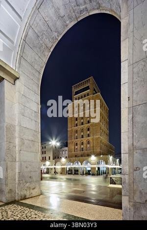 INA Tower, Piazza della Vittoria, Brescia, Lombardia, Italy Stock Photo ...