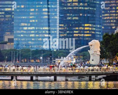 06 29 2025 - Singapore Merlion statue. Zoomed photo of Merlion fountain ...