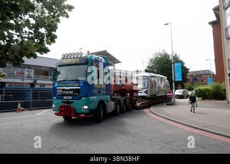 An Allelys Heavy Haulage low-loader lorry transporting a Coventry Very ...