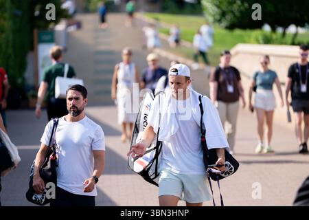 LONDON, ENGLAND - JUNE 29: Tallon Griekspoor, Sebastian Pisano ...