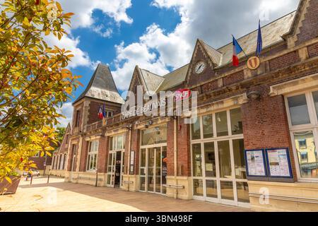 France, Oise, Beauvais, the train station Stock Photo - Alamy