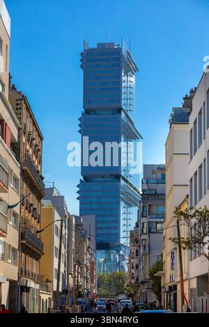 front de seine Paris. High-rise buildings along the river Seine in ...