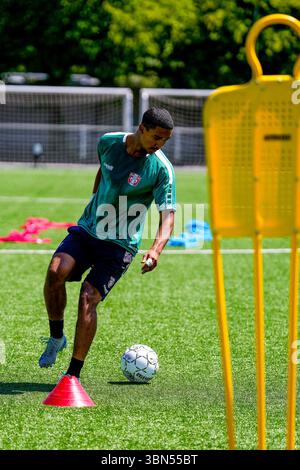 Dordrecht - Jayson Ezeb of FC Dordrecht during first training of FC ...