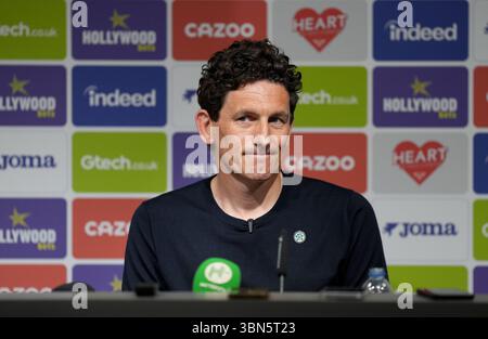 Keith Andrews manager of Brentford during the Premier League match ...