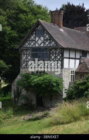 15th Century manor house Stock Photo - Alamy