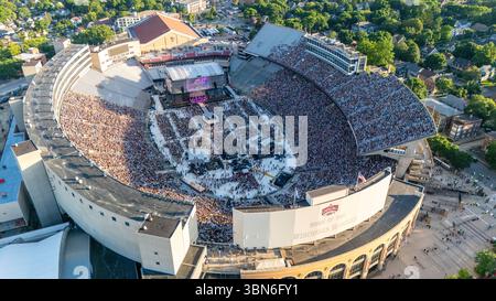 Miranda Lambert is on the stage! Aerial photogrpah of the Morgan Wallen ...