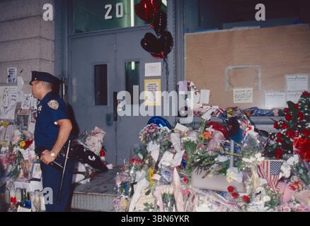 Flowers outside of John Kennedy Jr. and Carolyn Bessette-Kennedy’s ...