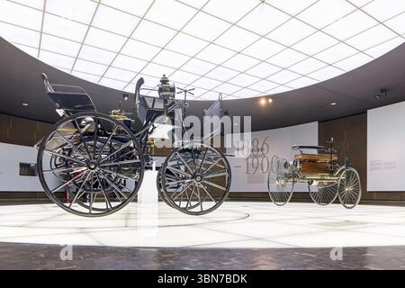 Motorised carriage by Gottlieb Daimler, the world's first four-wheeled ...