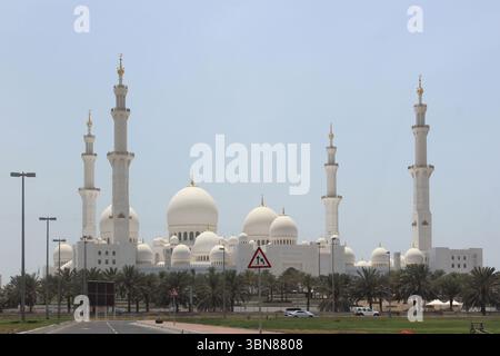 A captivating glimpse into the Islamic architectural marvel, Sheikh ...