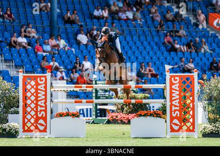 Tom Wachman (Irland) auf Hawaii bei der STAWAG Opening Jumping ...