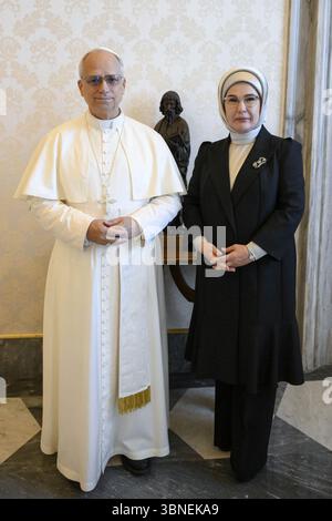 Pope Leo XIV meets Emine Erdogan, current first lady of Turkey as the ...