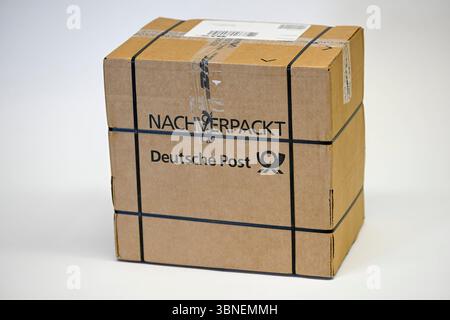 Paket das von DHL nachverpackt wurde, BLF,, Deutschland, BLF ...