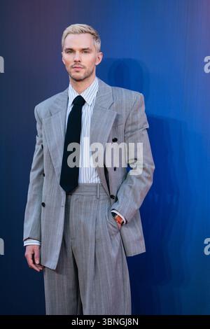 Nicholas Hoult at arrivals for SUPERGIRL Premiere, The Plaza at 300 ...