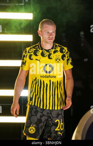 Julian Ryerson of Borussia Dortmund looks on during the UEFA Champions ...