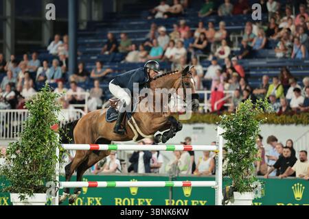 Gregory Wathelet of Belgium with Double Jeu d'Honvault during the CSI5 ...