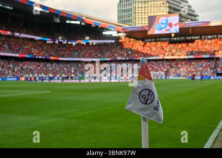 Basel - Schweiz, UEFA Frauen-EM 2025, Host City Eine Ampel in der ...