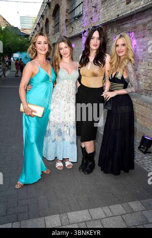 Bettina Cramer, Carla Cramer, TaraNeven du Mont und Mirja du Mont zu ...