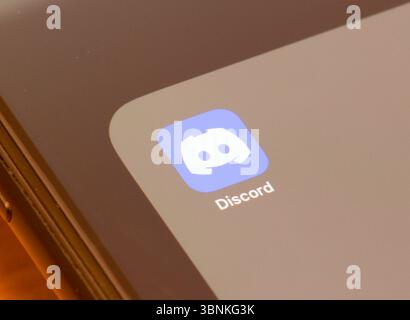 discord app logo on a smartphone screen Stock Photo - Alamy