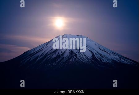Early Morning Mount Fuji Summit and Full Moon Stock Photo - Alamy