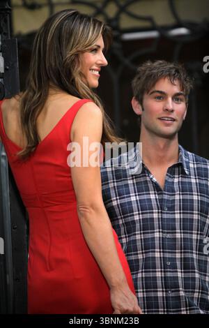 Liz Hurley and Chace Crawford on the set of Gossip Girl in New York ...