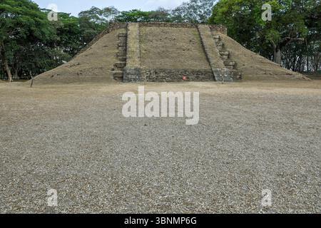 Main pyramid, Cihuatan archeological site, El Salvador Stock Photo - Alamy
