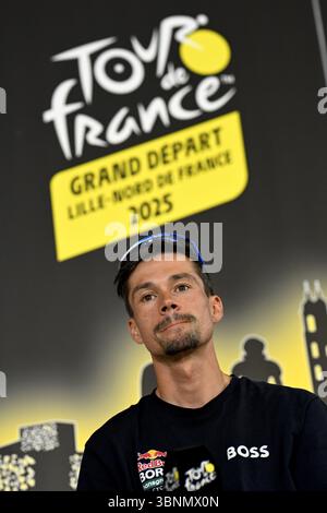 Slovenian Primoz Roglic of RedBull-BORA-hansgrohe and Slovenian Tadej ...