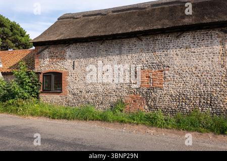 The old Tithe Barn, Happisburgh, Norfolk Stock Photo - Alamy