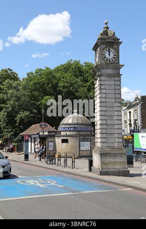 Clapham Common London Underground Station Stock Photo - Alamy