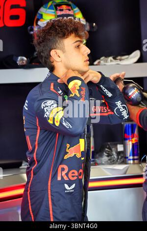 LINDBLAD Arvid (gbr), Red Bull Racing RB21, portrait during the 2025 ...
