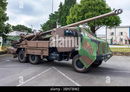French Army's CAESAR howitzer, a 155 mm self-propelled gun mounted on a ...