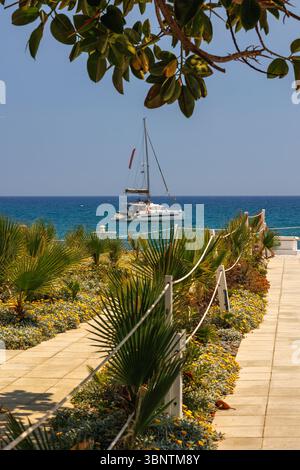 Luxury Catamaran and Tropical Resort Waterfront, Nassau Stock Photo - Alamy