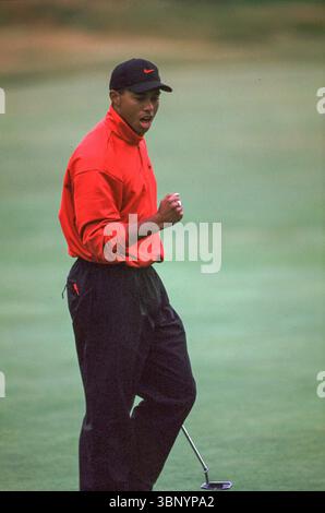 TIGER WOODS OPEN 1998 The 1998 Open Championship was held at Royal ...