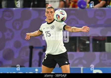 Selina CERCI (GER). Single image, cropped single motif, portrait ...