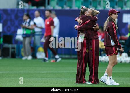 Selina Cerci (Deutschland, #15) und Team jubeln ueber den Sieg im ...