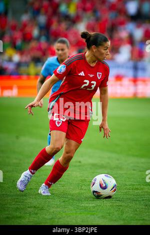 Ffion Morgan (Wales, #23) am Ball, SUI, England vs Wales, Fussball ...
