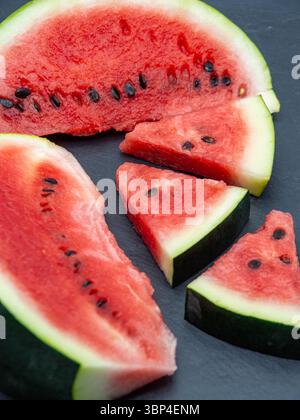 slices and chunks of fresh red watermelon Stock Photo - Alamy