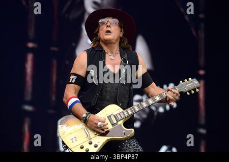 Ryan Roxie live beim Scorpions & Friends Coming Home -Jubiläumsonzert ...
