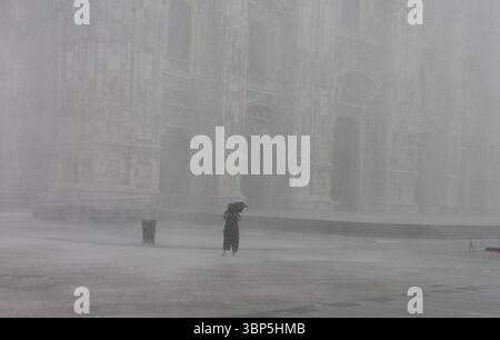 Milan, wave of bad weather, Strong storm, rain and strong gusts of wind ...